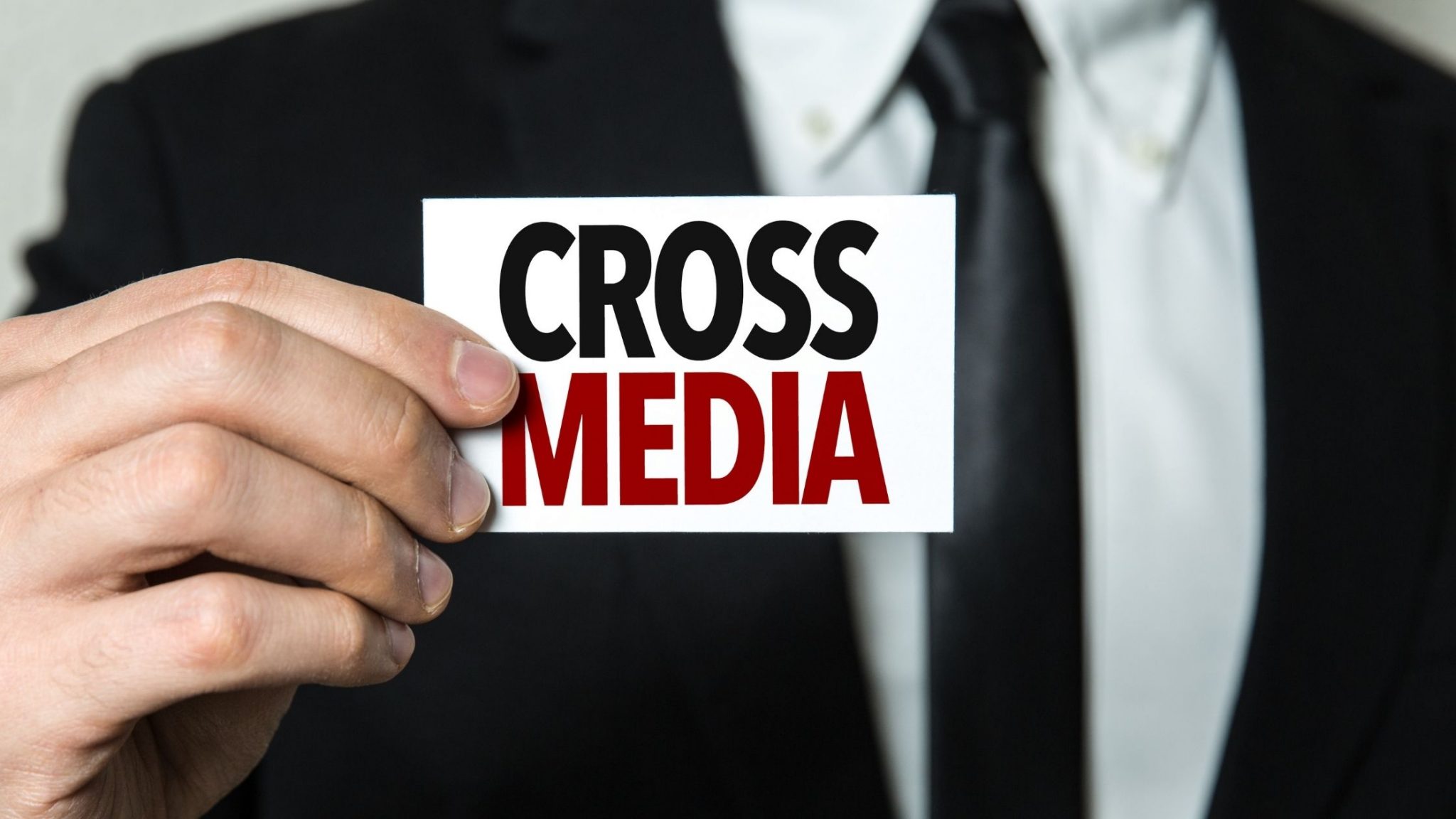 Cross Media Advertising: estrategias que debes conocer - KUPAKIA
